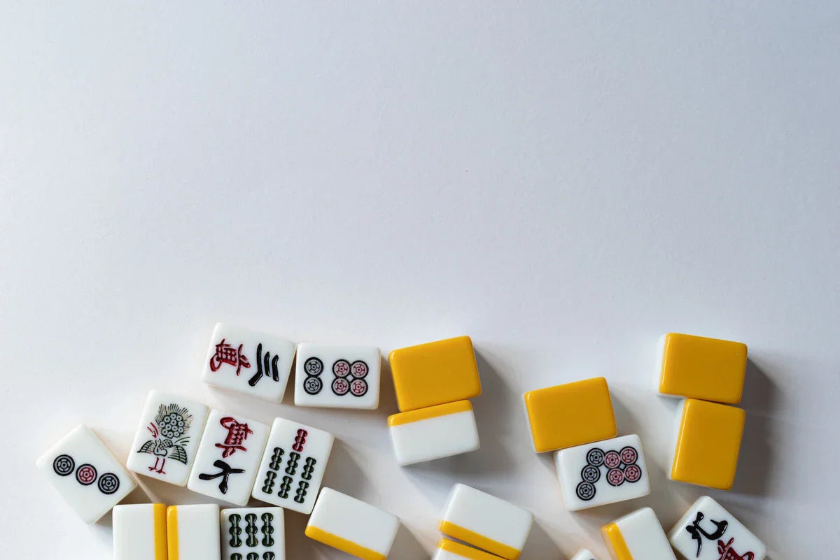 Essential Japanese Riichi Mahjong Accessories: Sticks, Chips, Dealer ...